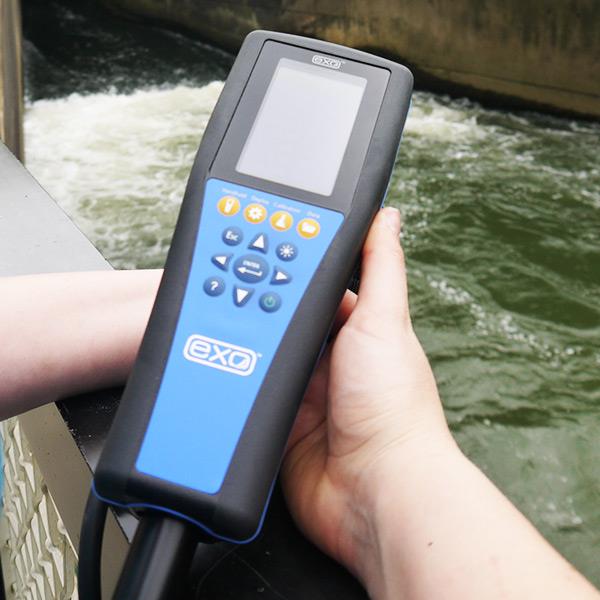 EXO Sonde Handheld Interface for Calibrating and Data Logging | ysi.com