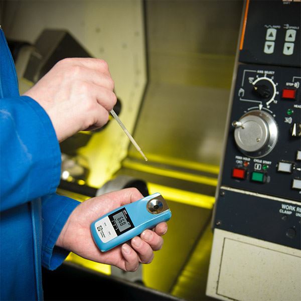 Digital Handheld Refractometer | ysi.com