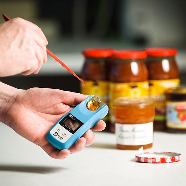Digital Handheld Refractometer | ysi.com