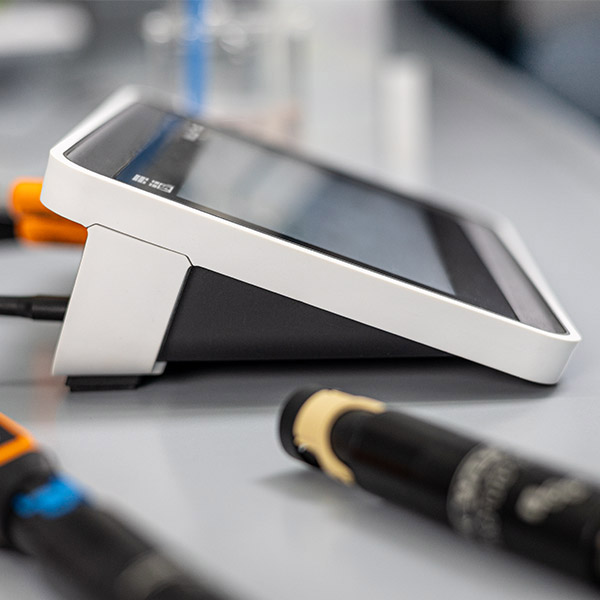 Multiparameter Benchtop Meter for pH, ORP, mV, conductivity, oxygen ...